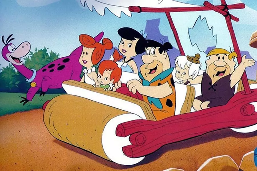 Elizabeth Banks on uuden animaatiosarjan Bedrock, joka toimii jatko-osana The Flintstonesille.