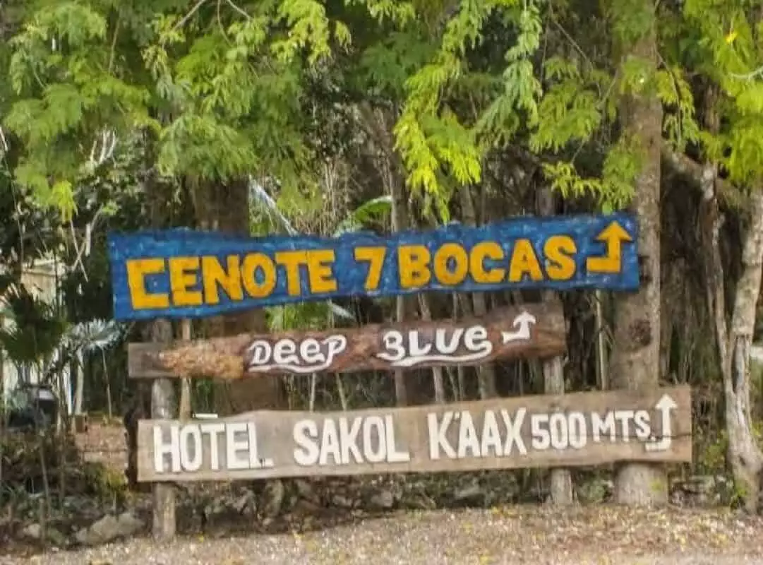 Sign para makaabot sa cenote 7 mouths