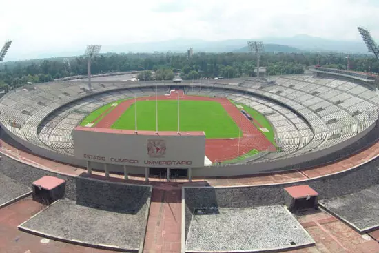 Inivèsite Olympic Stadium / Wikimedia Commons