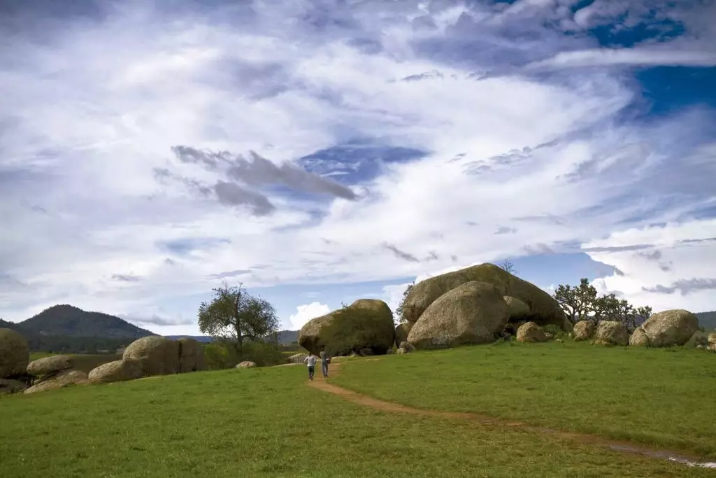 Lembah Enigmas, batu luar angkasa Jalisco 365_3