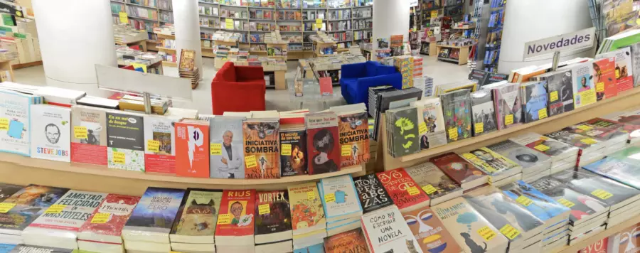 Gandhi chiude la sua prima e leggendaria libreria; c'è un'asta di libri 36816_4