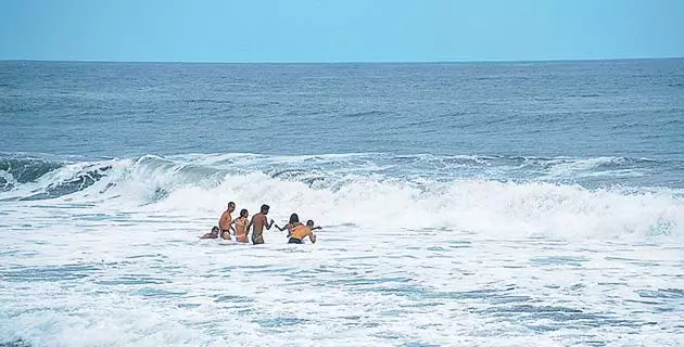 Kiteboarding a Colima fifu