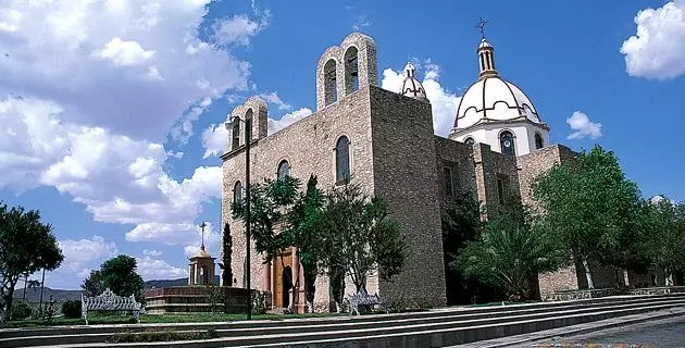 Dansa d'indis a Tepezalá (Aguascalientes) fifu