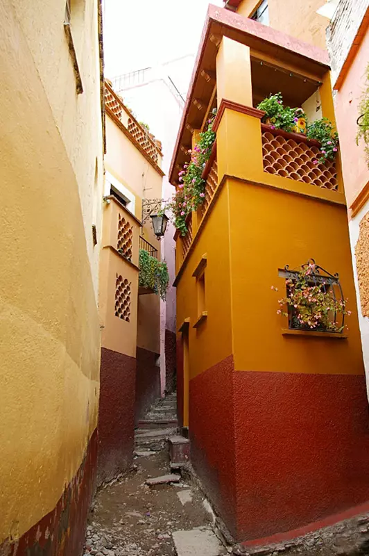 Alley of the Kiss yn Guanajuato