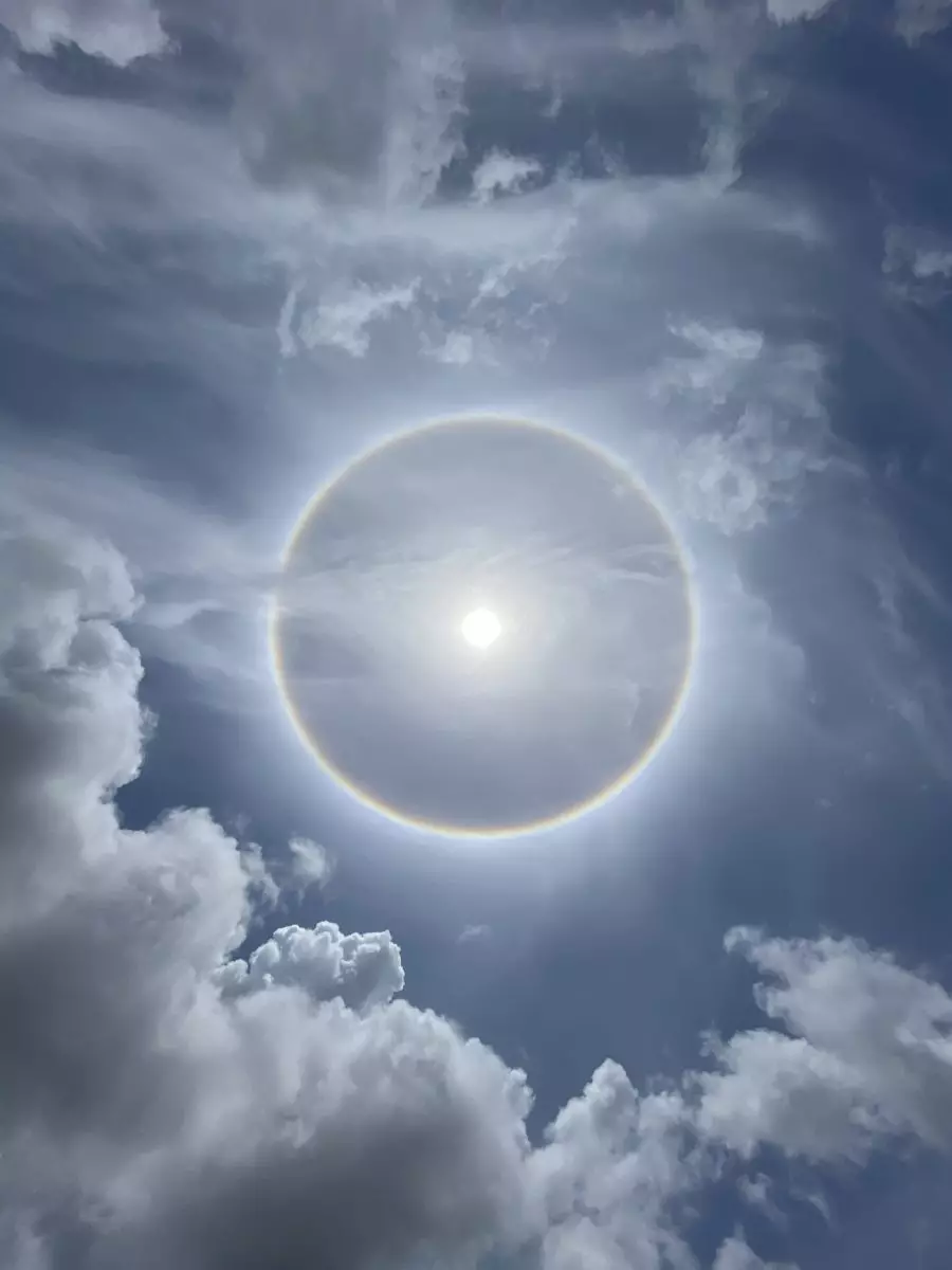 (ΦΩΤΟΓΡΑΦΙΕΣ) Εκπληκτικό ηλιακό φωτοστέφανο στο Κανκούν 38229_3