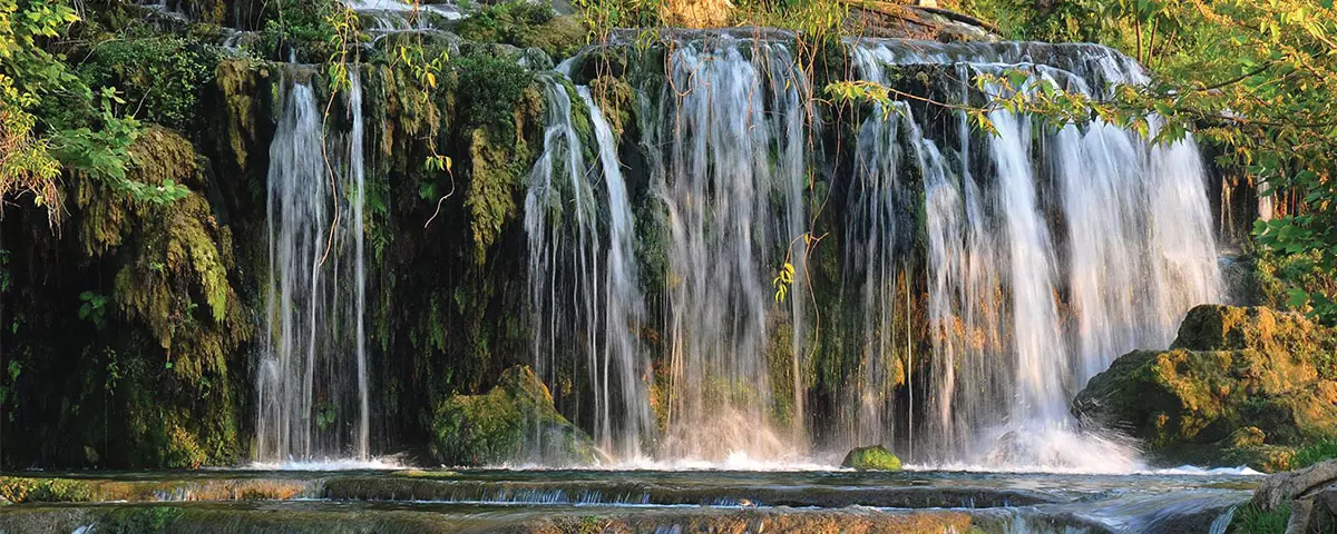 Tamasopo Waasserfall, eng magesch Plaz zu San Luis Potosí