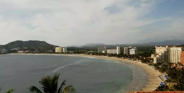 Taug txuj kev nyuaj hauv Ixtapa (Guerrero) fifu