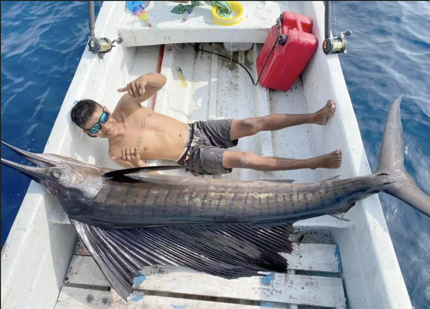 O pescador oaxaqueño que colleu tres peixes máis grandes ca el