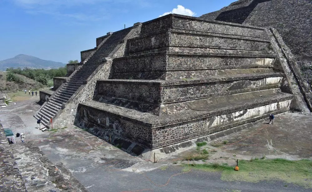 teotihuacan-twnnel-1000