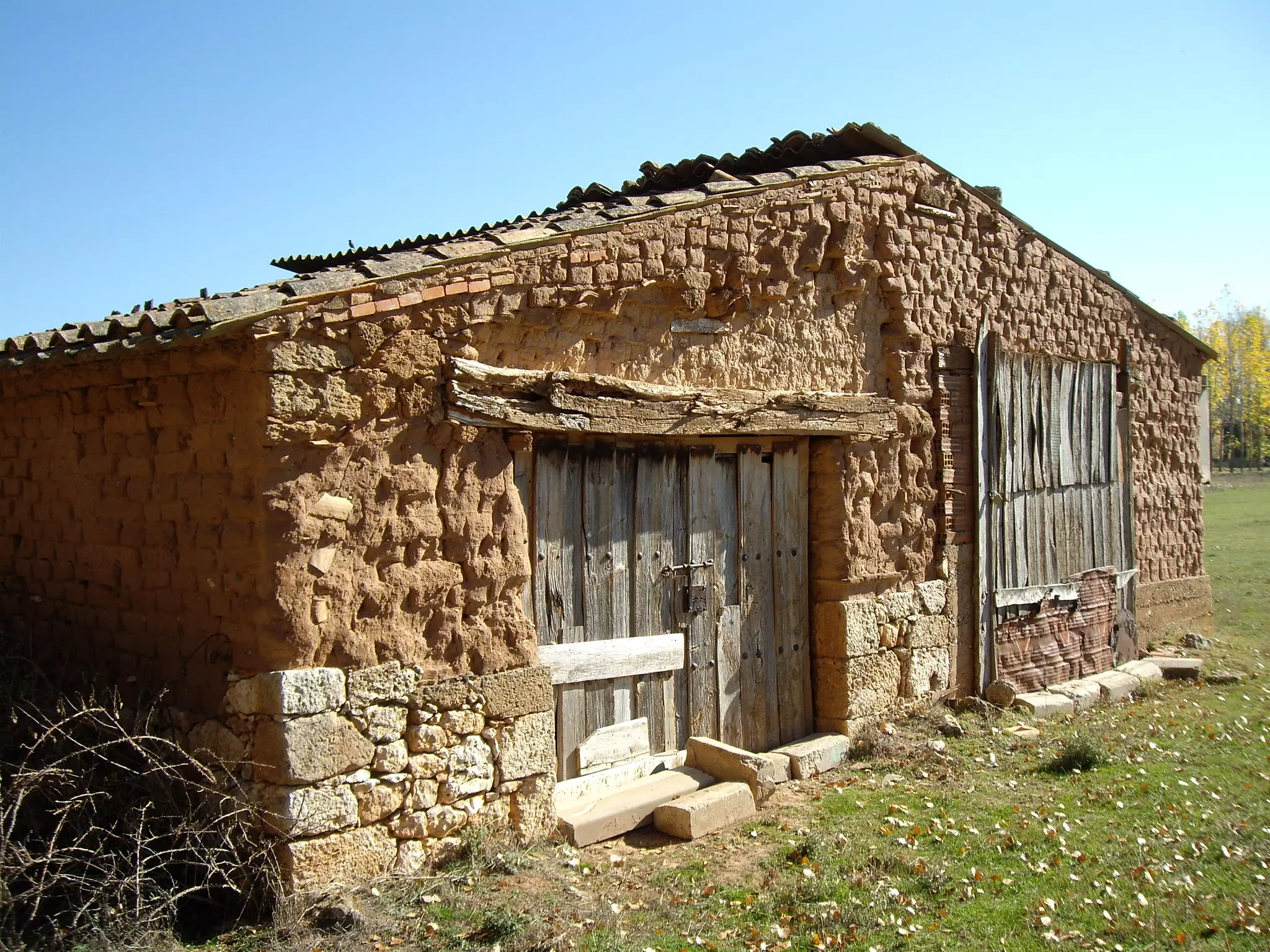 Shtëpitë Adobe në Meksikë, një trashëgimi kulturore në rrezik zhdukjeje