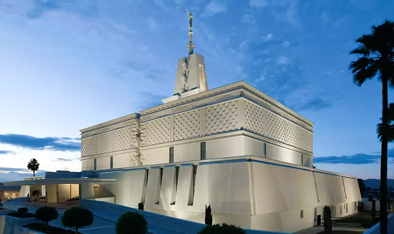 mormon_temple_in_aragon