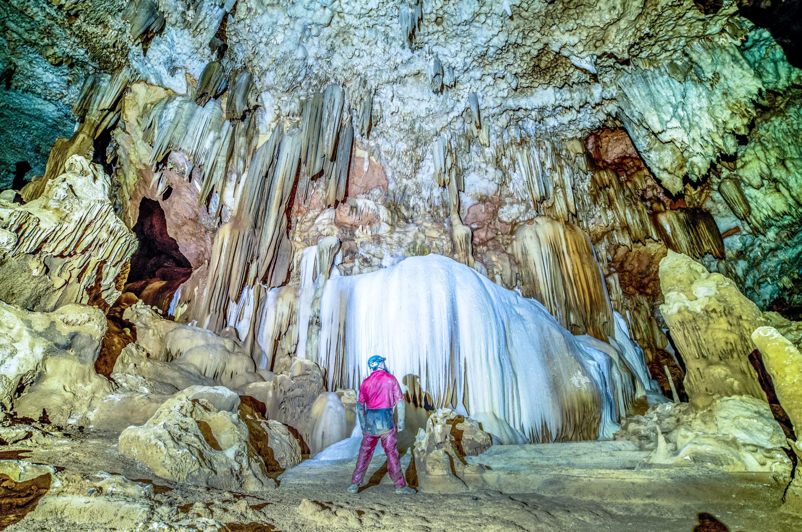 Mapanga Odabwitsa a Yucatan, ulendo wapansi panthaka