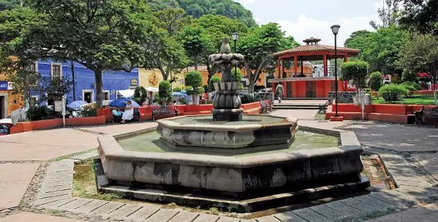 Malinalco. Tempat bunga rumput (Negara Bagian Meksiko)