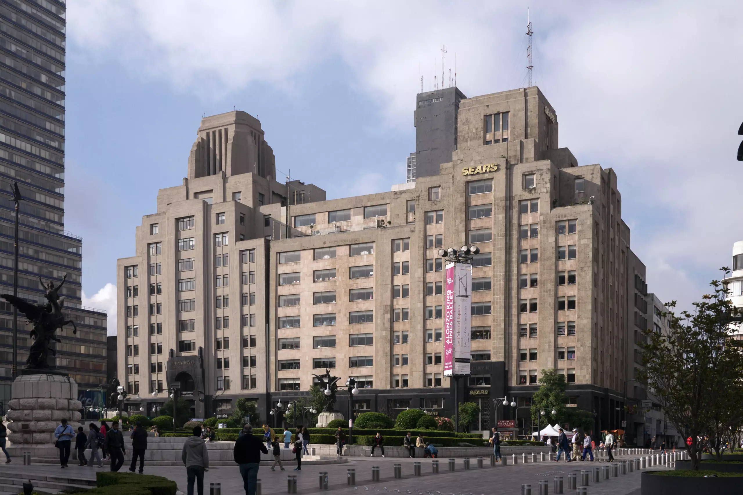 La Nacional-gebouw, de eerste Mexicaanse wolkenkrabber geïnspireerd op de Templo Mayor