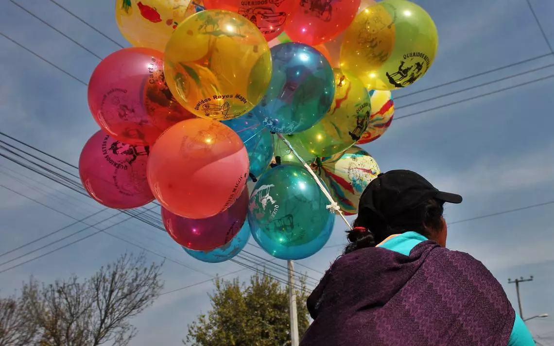 Nameya xwe bi rêyek din ji Padîşahan re bişînin, balonên plastîk 450 sal lazim e ku hilweşin