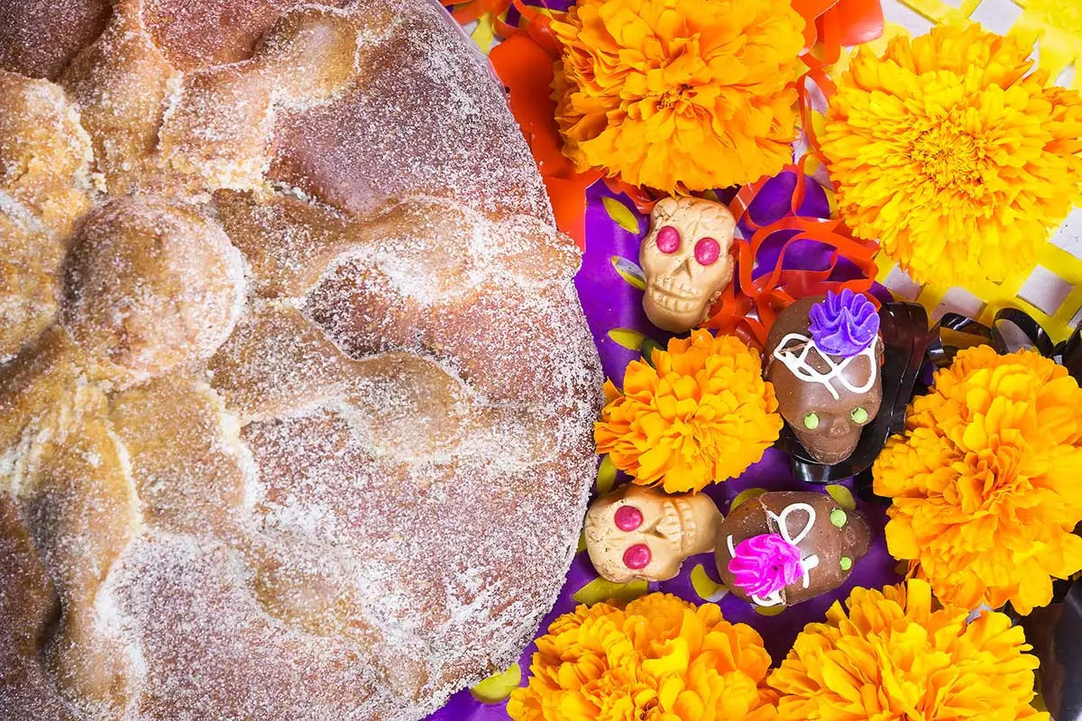 ofri-pan-muerto-calaca-muertos-1-Depositphotos