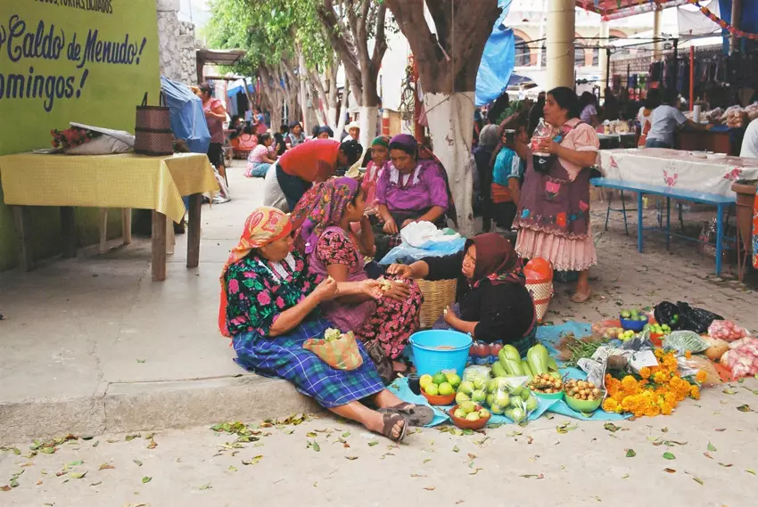 ओक्साकन समुदाय अपने बाजारों में वस्तु विनिमय पर लौटते हैं 41372_3