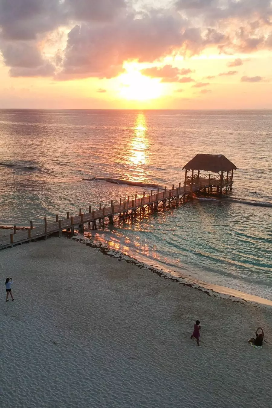 Et parti på 200 personer forårsaker nedleggelse av et hotell i Puerto Morelos 42135_2