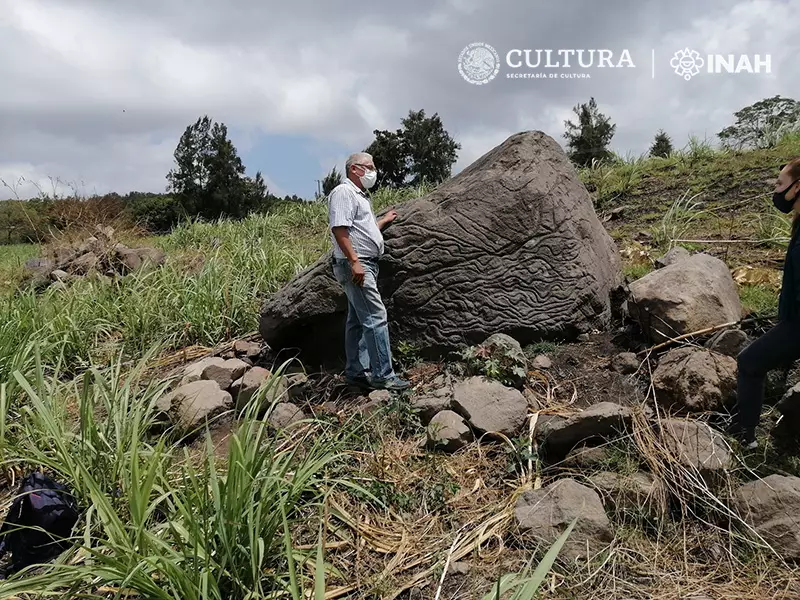 Nakahanap ang INAH ng isang mapa ng bato mula sa 2 libong taon na ang nakalilipas sa Colima 42320_3