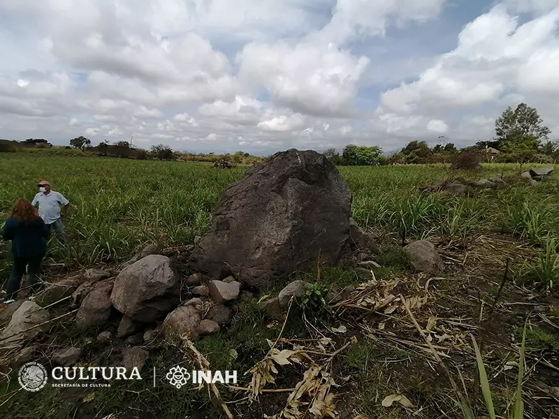 Nakahanap ang INAH ng isang mapa ng bato mula sa 2 libong taon na ang nakalilipas sa Colima 42320_4