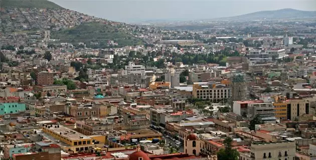 Dağlar və düzənliklər vasitəsilə mən fifu