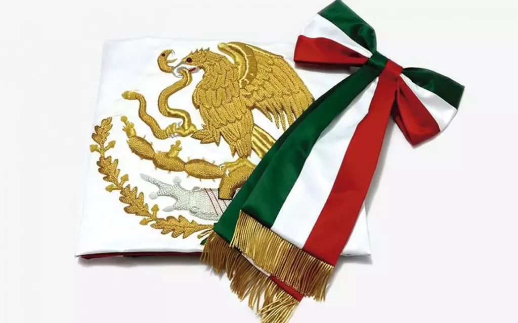 Flagge fan Meksiko, betsjutting en komôf 462_8
