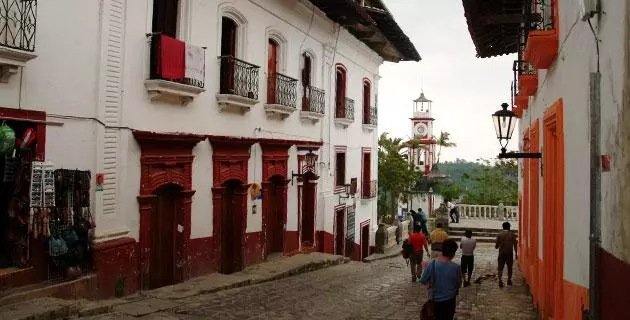 Ar daith o amgylch y Sierra Norte de Puebla fifu