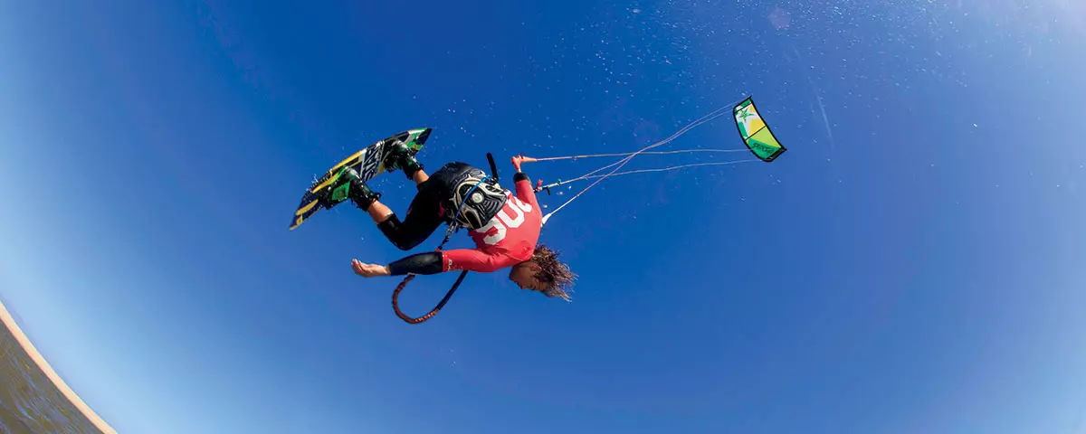 Kitesurfing: stoupání po obloze v Baja California Sur