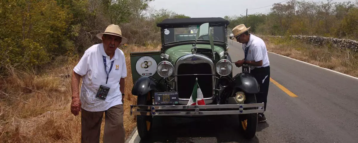 ریلی مایا میکسیکو 2016 کے ڈرائیوروں کے درمیان یکجہتی "پرانے زمانے کا"