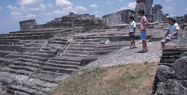 Crios seandálaíochta Comalcalco fifu