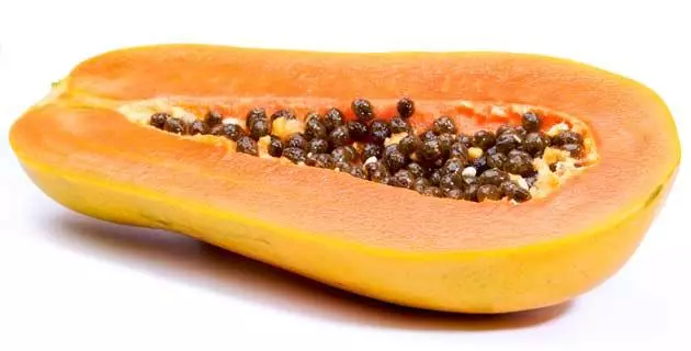 Papaya, ffrwythau trofannol fifu bendigedig