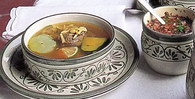 Üç etli fifu stew resepti