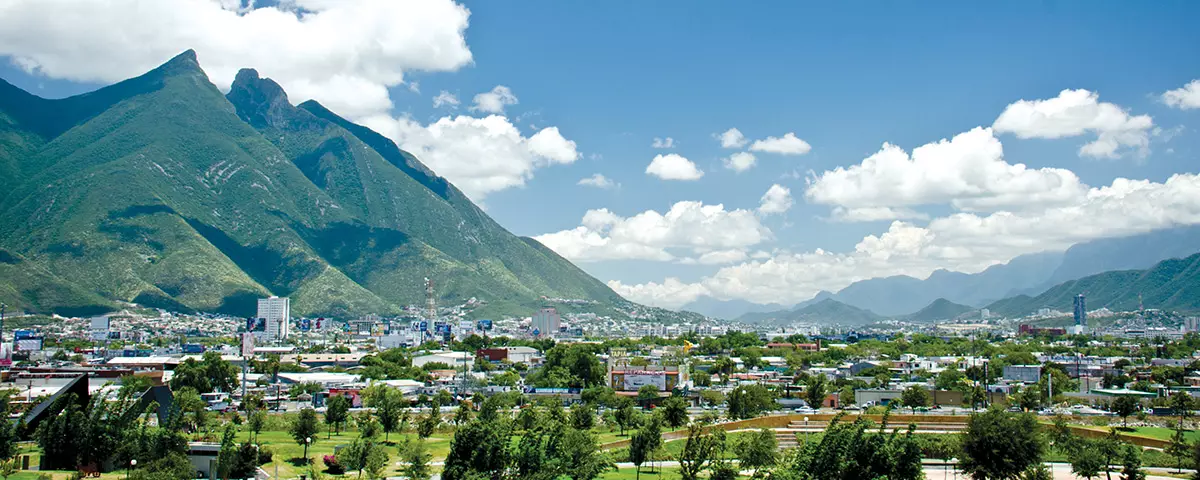 Awọn ifaya ti Old Quarter of Monterrey fifu