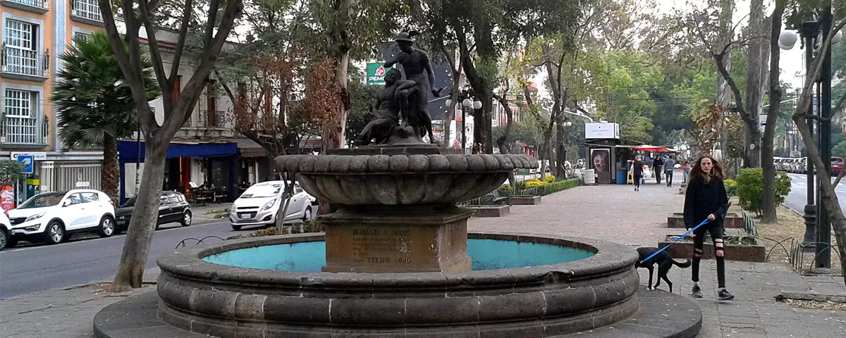 Alvaro Obregón Avenue, a cikin CDMX: gano shi da ƙafa! fifu