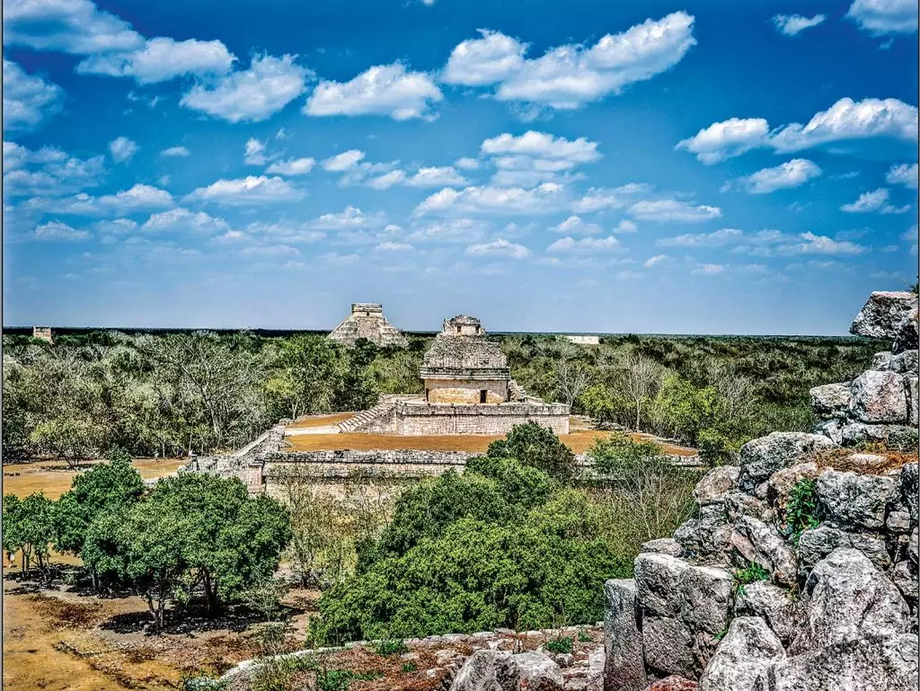 Chichen Itza, one of the 7 wonders of the world 6421_2