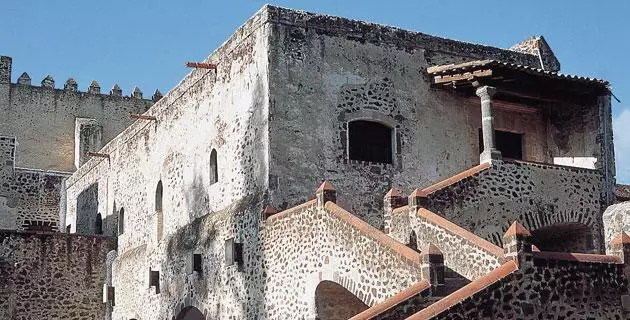 Hekalu na Convent ya zamani ya San Agustín (Jimbo la Meksiko) fifu
