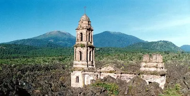 Mashiripiti ezuva rayo, mvura nemasango (Michoacán) fifu