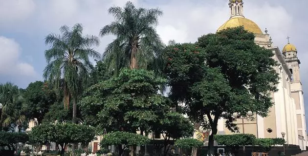 ಕೊಲಿಮಾದ ಹಾದಿಗಳ ಉದ್ದಕ್ಕೂ