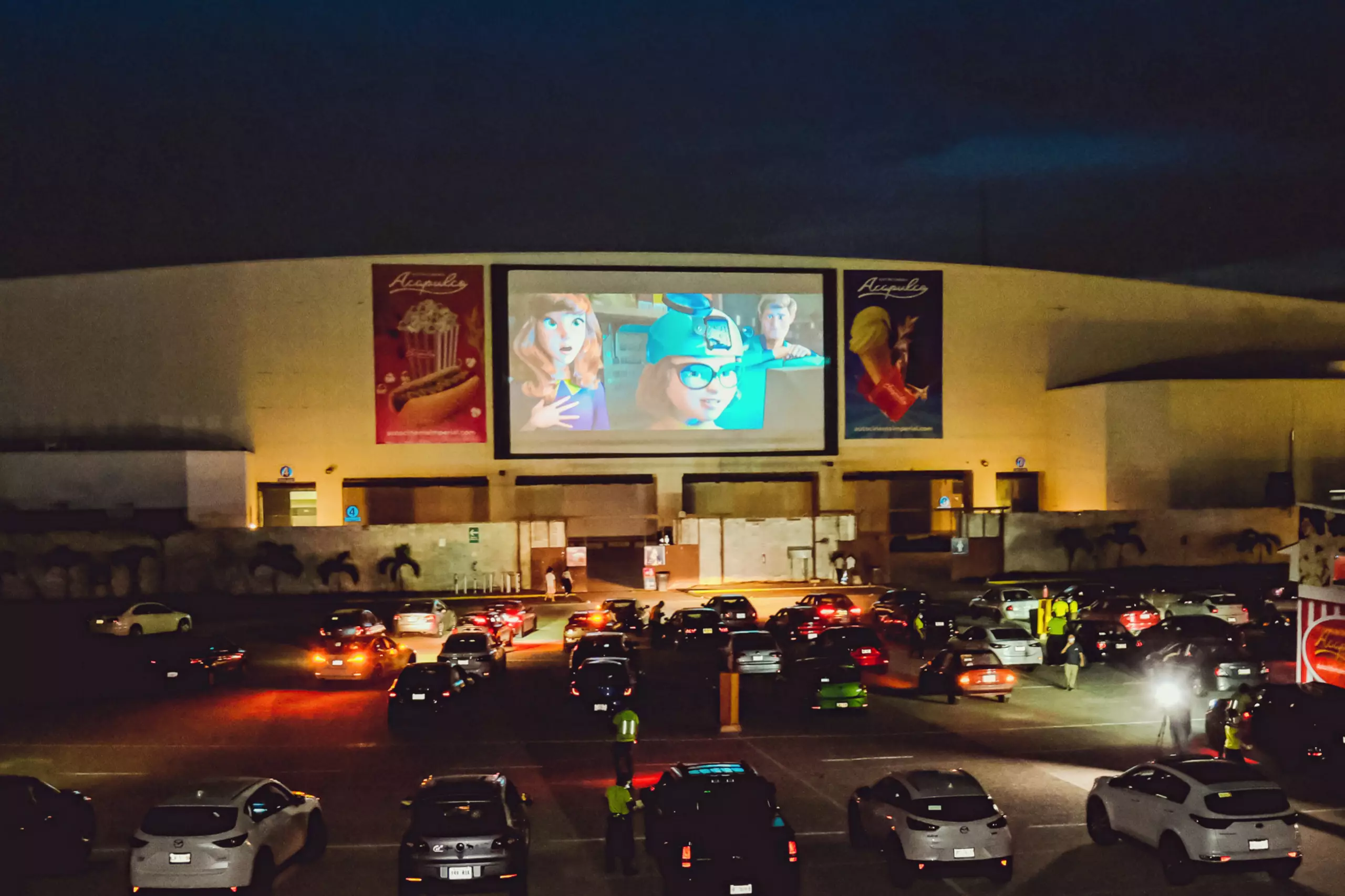 Drive-in-Acapulco-1