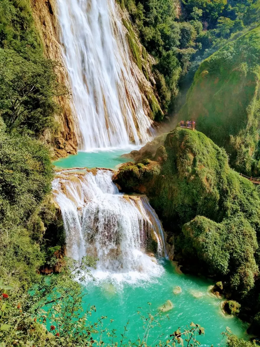 Lagunas de Montebello, daga turquoise zuwa ruwan baƙar fata 8239_3