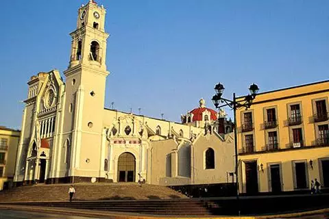Katedral bandar Xalapa, Veracruz / Mauricio Ramos