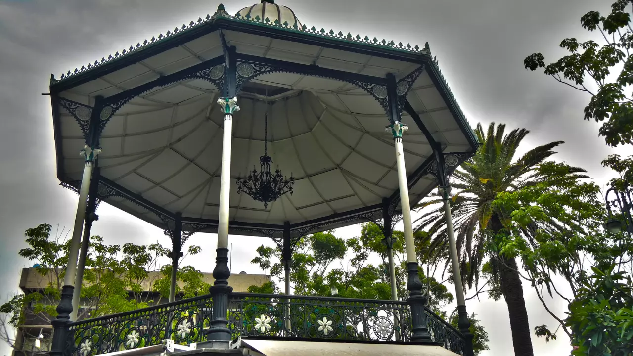 kiosk-eiffel-tuin-juarez-cuenavaca