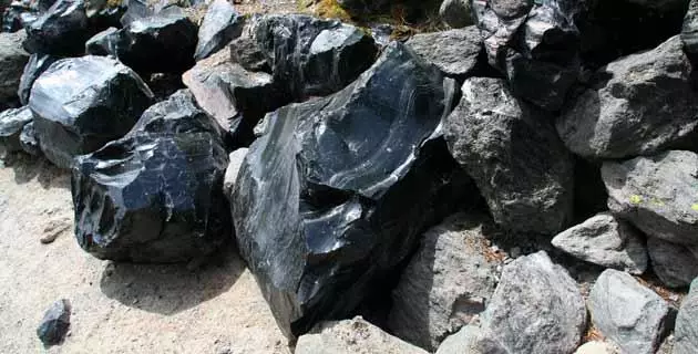 Obsidian, glass av naturen