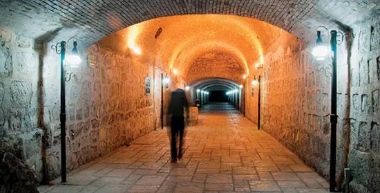 La Perla, приховані тунелі в Торреоні 8697_3