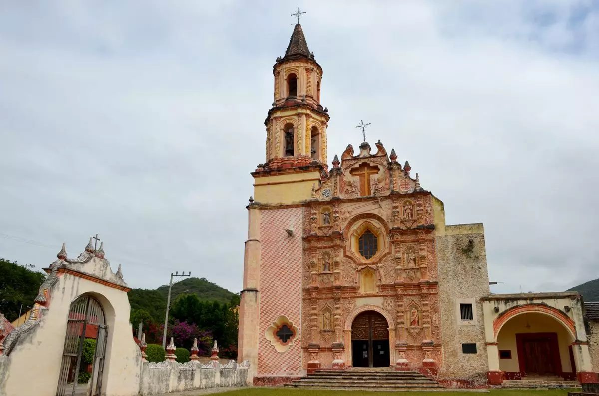 SierraGorda-Queretaro-Misiones-entrance-MiniGarcia